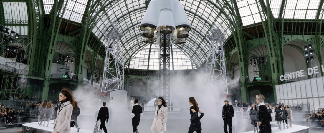 The Story Behind Karl Lagerfeld’s Iconic Ponytail – Monostereo The Story Behind Karl Lagerfeld’s Iconic Ponytail – Monostereo